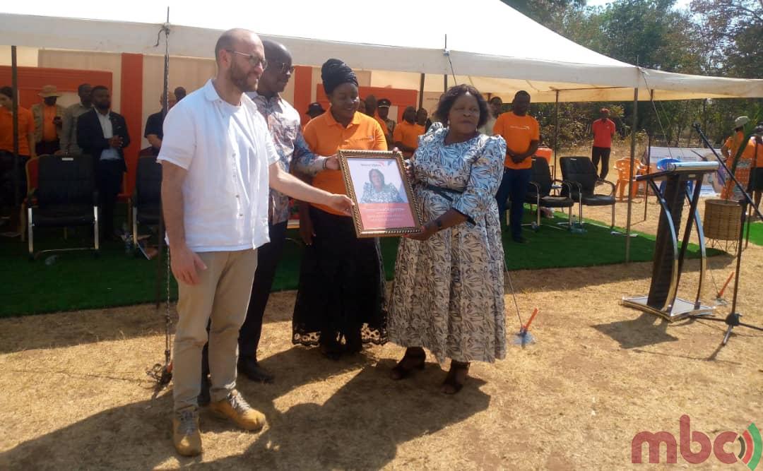 World Vision applauds Senior Chief Kayembe’s efforts against early ...