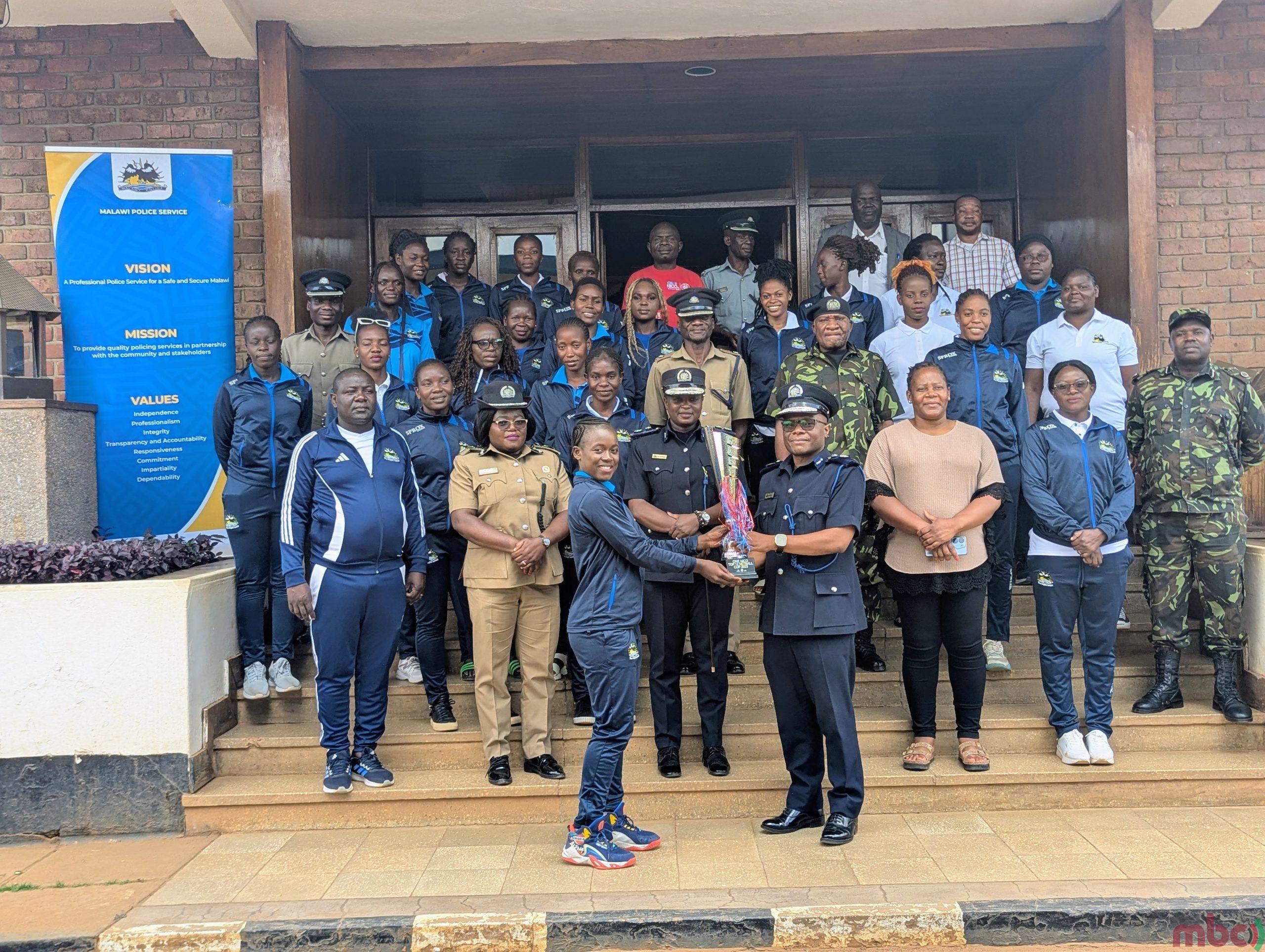 Chikho cha One NICO top 12 chafika kwa mkulu wa apolisi - Malawi ...